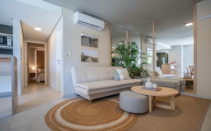 Chic 2-br Escape: Sun-filled Apt - Asunción