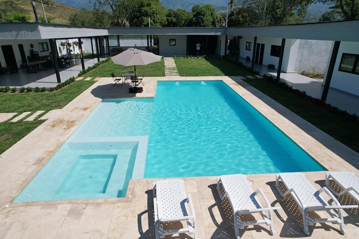 Hermosa Finca En Sópetran Con Piscina 20 Personas - Sopetrán