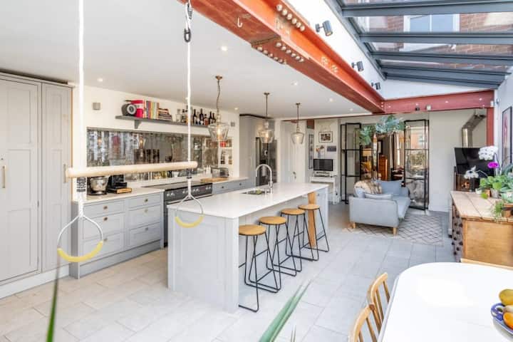 Stunning Victorian 5 Bed House - Aéroport de Londres Stansted (STN)