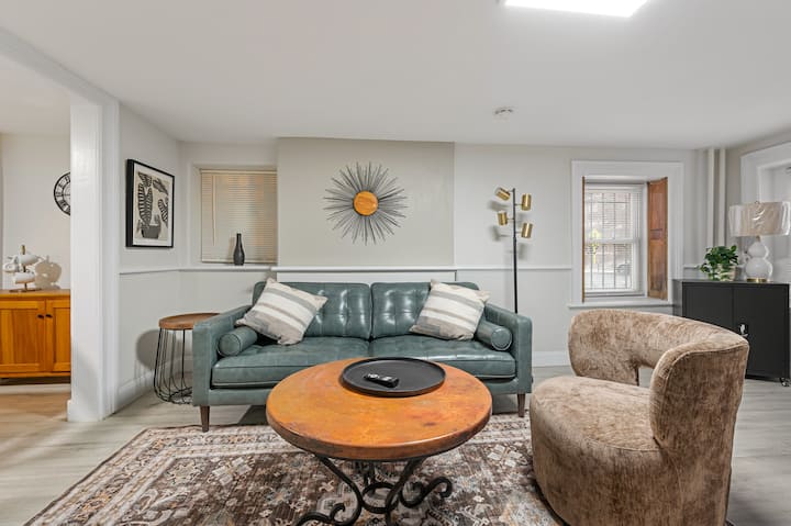 Lark St Oasis: Parking & Laundry - Albany, NY