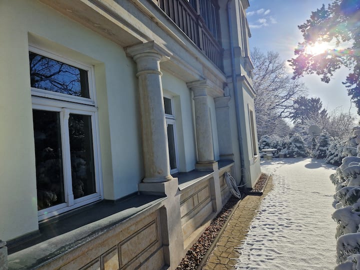 Vacations On The Hillsides Of Dresden - Dresden