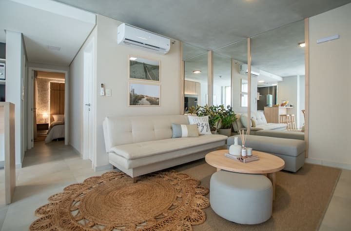 Sunlit Serenity: 2-br Retreat - Unique Decor - Asuncion