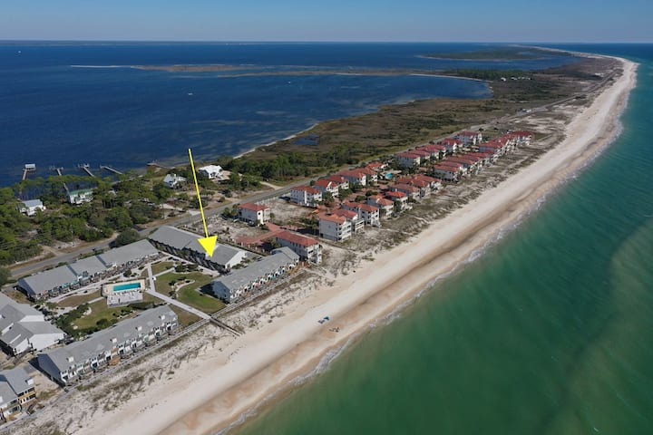 Welcome To Sea Glass! 1/1, Steps To Beach And Pool - St. George Island, FL