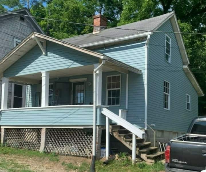 Nurse's / Doctor's Room - Athens, OH