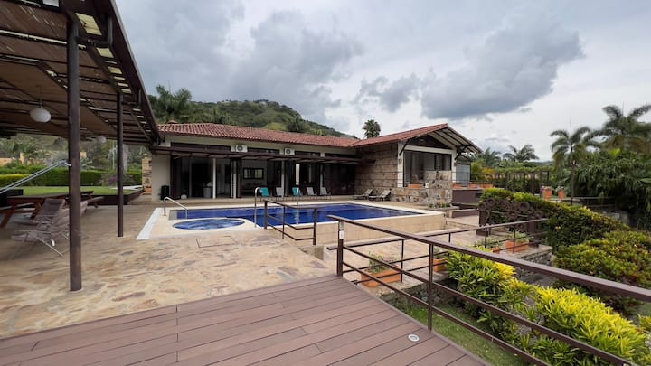 La Mejor Finca Campestre En Villeta, ¡Es úNica! - Villeta