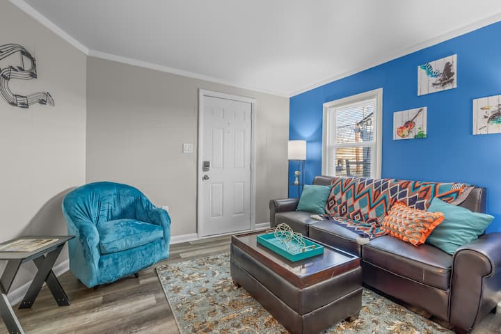 B-flat At The Park (30 Day Min. Stay) - Hampton, VA