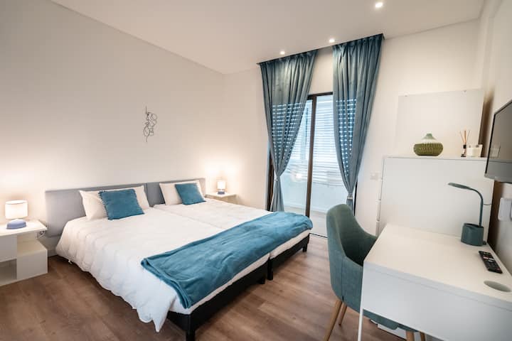 Housemirage - Union Between Comfort And The Sea - Oeiras