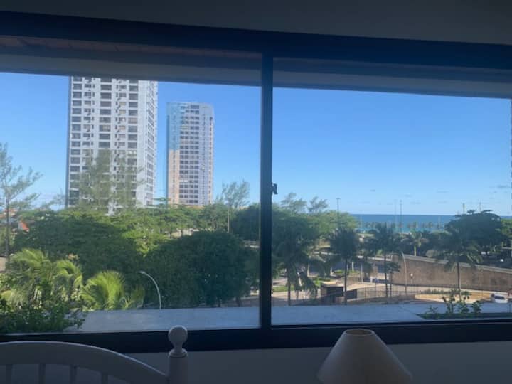 Apto Condomínio Praia Da Barra - Rio de Janeiro