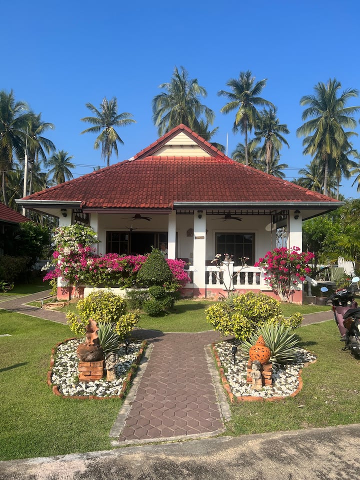 Strandnära Hus I Thailand - Thap Sakae