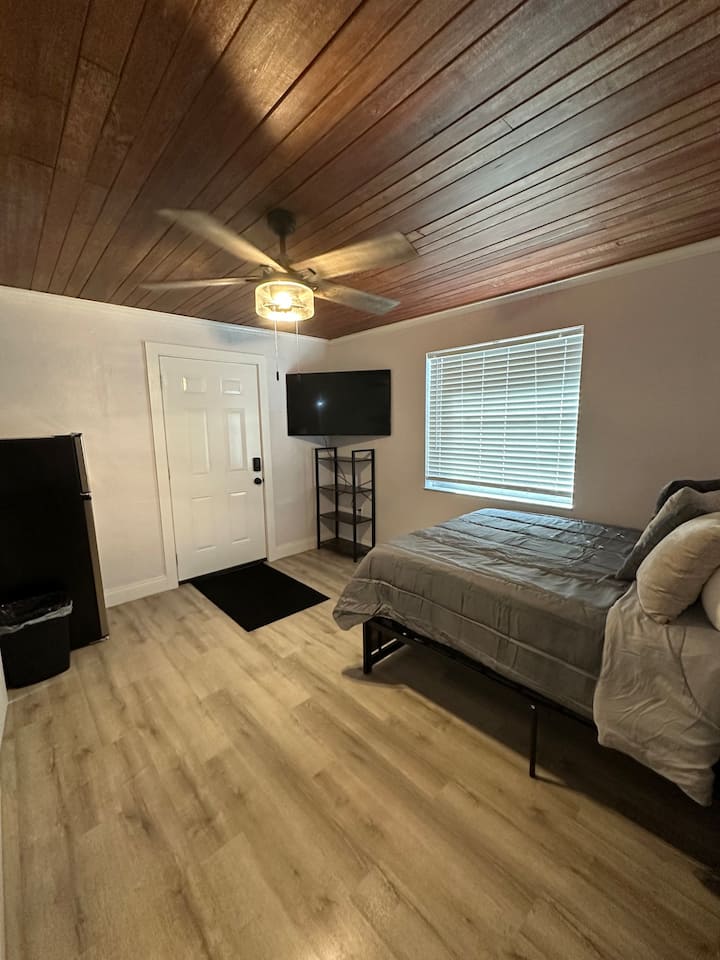 Private Suite Close To The Beach - Port Orange