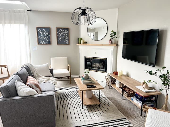 Beautiful 2bed/2bath Condo - Centennial, CO