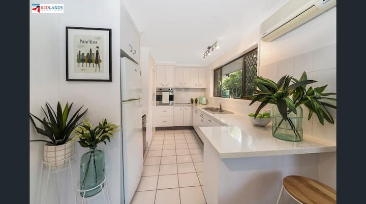 A Home Amongst The Gum Trees - Logan City