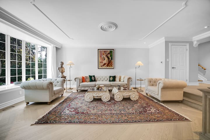 Luxury & Spacious House In Upscale District. - Markham, Canada