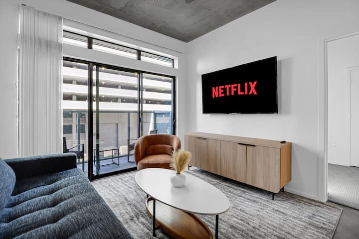 Phoenix Urban Luxury: 2br Dtphx Free Parking - Phoenix-Sky-Harbor Airport (PHX)