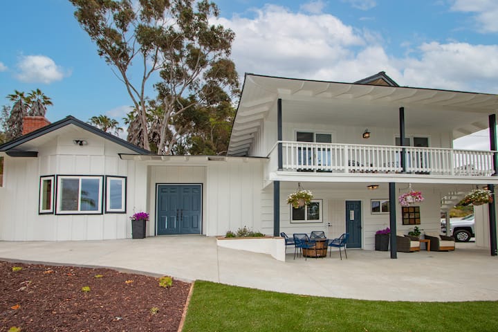 Fallbrooks Finest Hideaway Villa - Pool, Game Room - Bonsall, CA