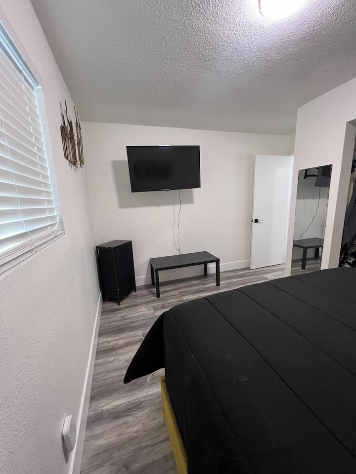 Cozy And Spacious Home - North Las Vegas, NV