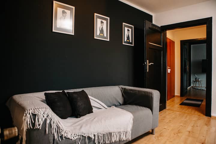 Modern & Black | City | Netflix | Wifi | 4 Person - Bochum