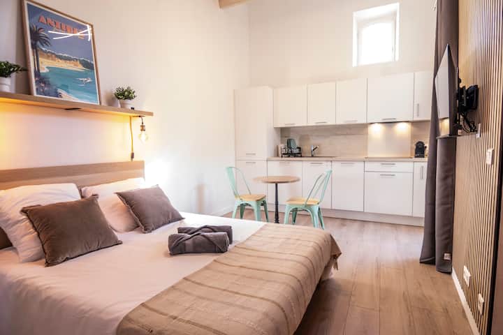 Studio Vieil Antibes Proche Mer - Plage de la Salis - Antibes
