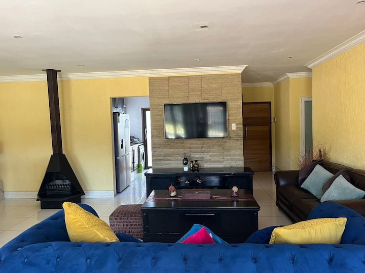 Adazuri Guest House - Springs