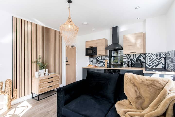 Boutique 2 Bed Duplex Apartment- Rugby - Rugby