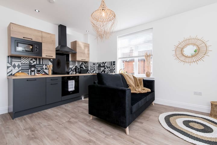 Boutique 2 Bed Duplex Apartment - Rugby