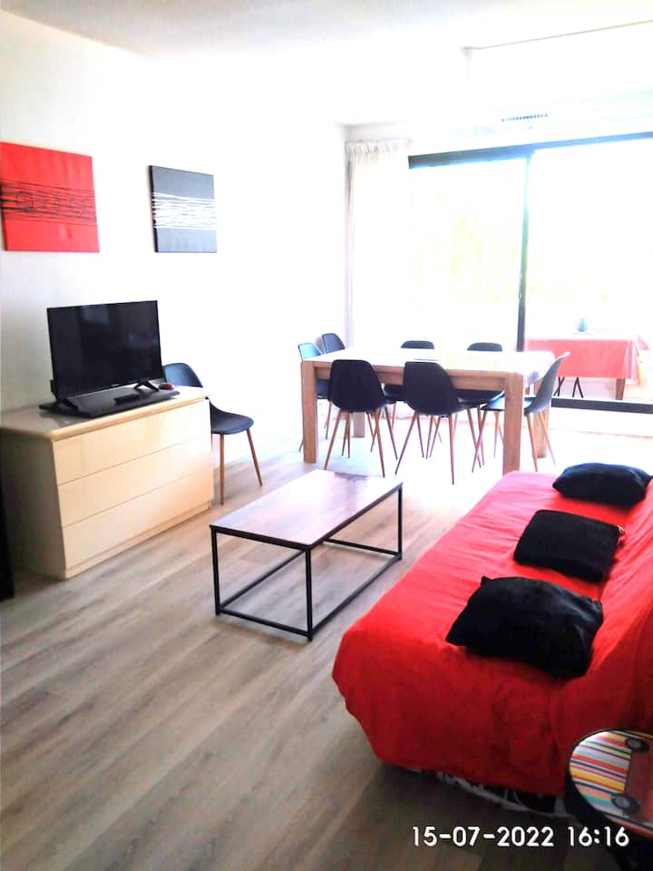 T3 Centre Ville Proche Mer Parking Privé - Aigues-Mortes