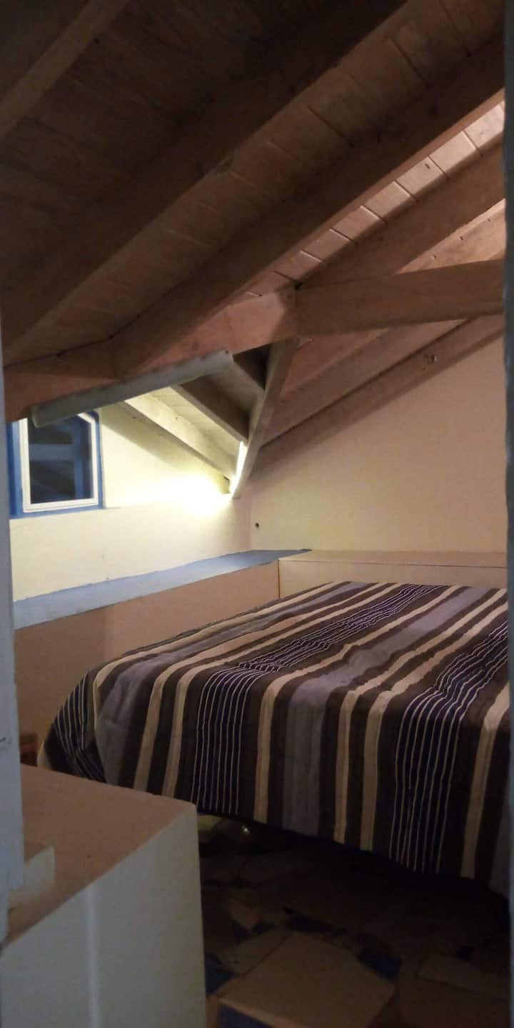 Simple Loft Bedroom, Close To Beach. - U.S. Virgin Islands