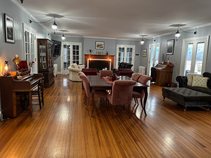 Mountain Vista Getaway - 37 Oak Ridge House - Wellsboro, PA