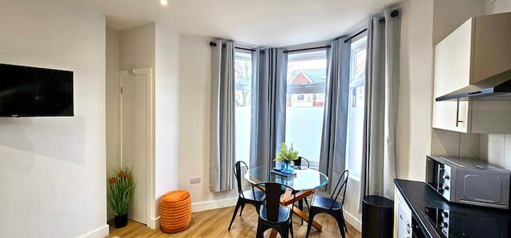 Ideal Location For Cardiff Uni, Free Parking - Cardiff