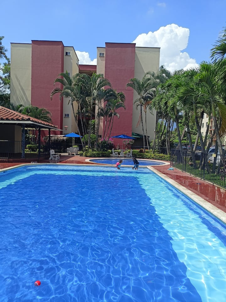 Schöne Wohnung Mit Pool - Cali