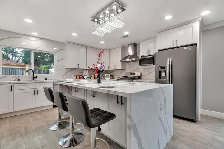 Lovely Remodeled Home Free Wifi/laundry/parkings - San Jose, CA