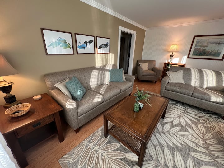 Pet Friendly Home W/ Fenced In Yard - Muskegon, MI