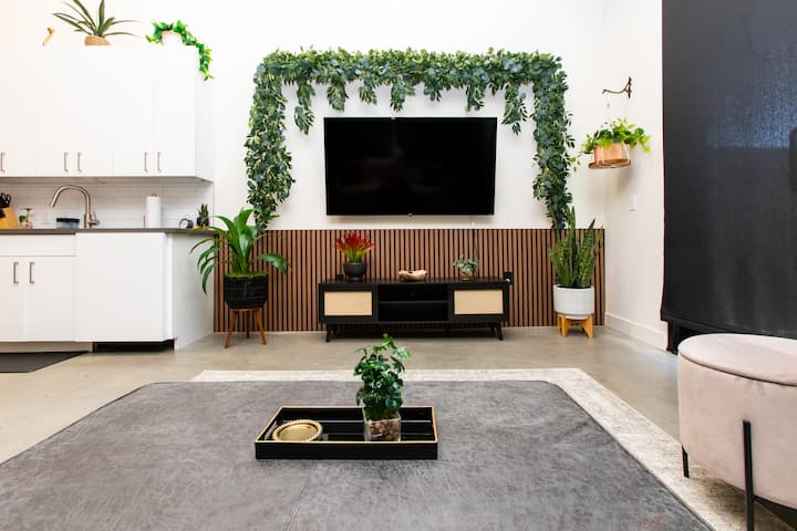 Comfy Loft Apt A/c 2beds Private Balcony - Santa Ana, CA