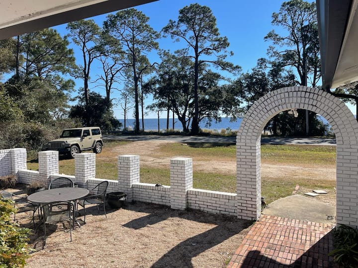 Cheerful Beach House - Carrabelle, FL