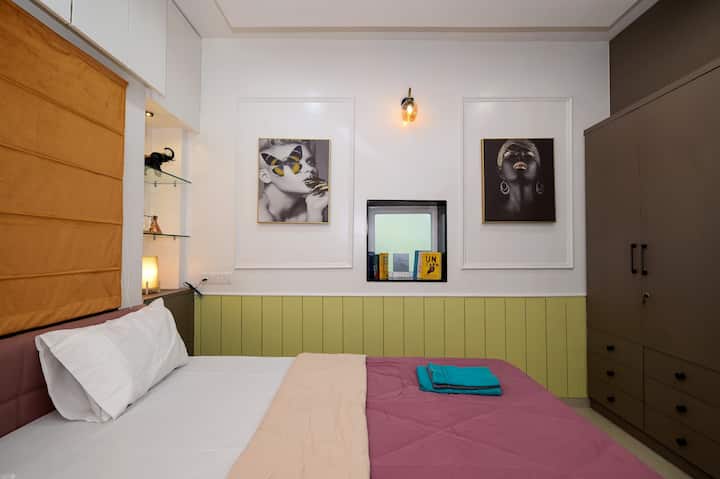 White Feather 206 - Pune