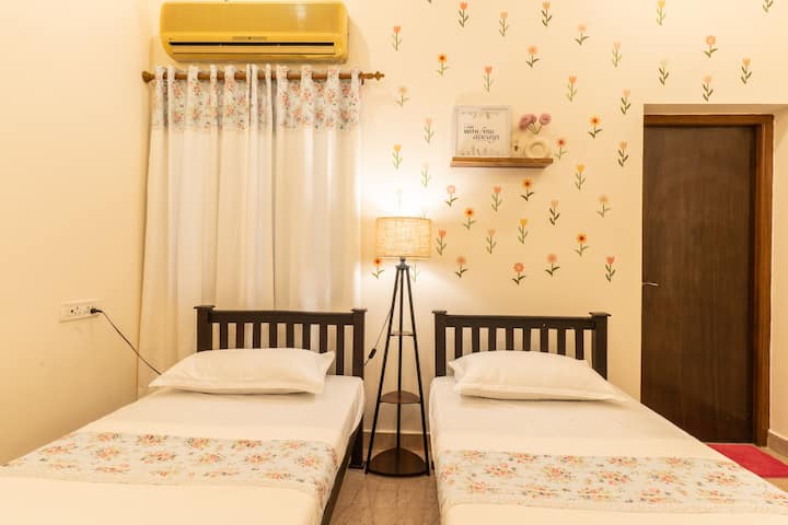 Rose At Shalom Home Stay - Madurai