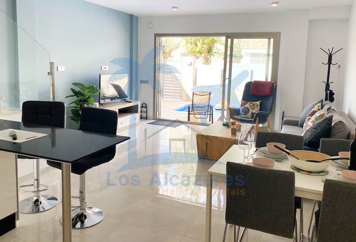 Stunning Villa With Private Pool - Los Alcázares