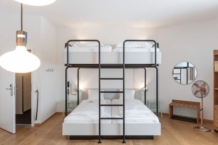 Familienzimmer Xl + Kitchenette - Bern