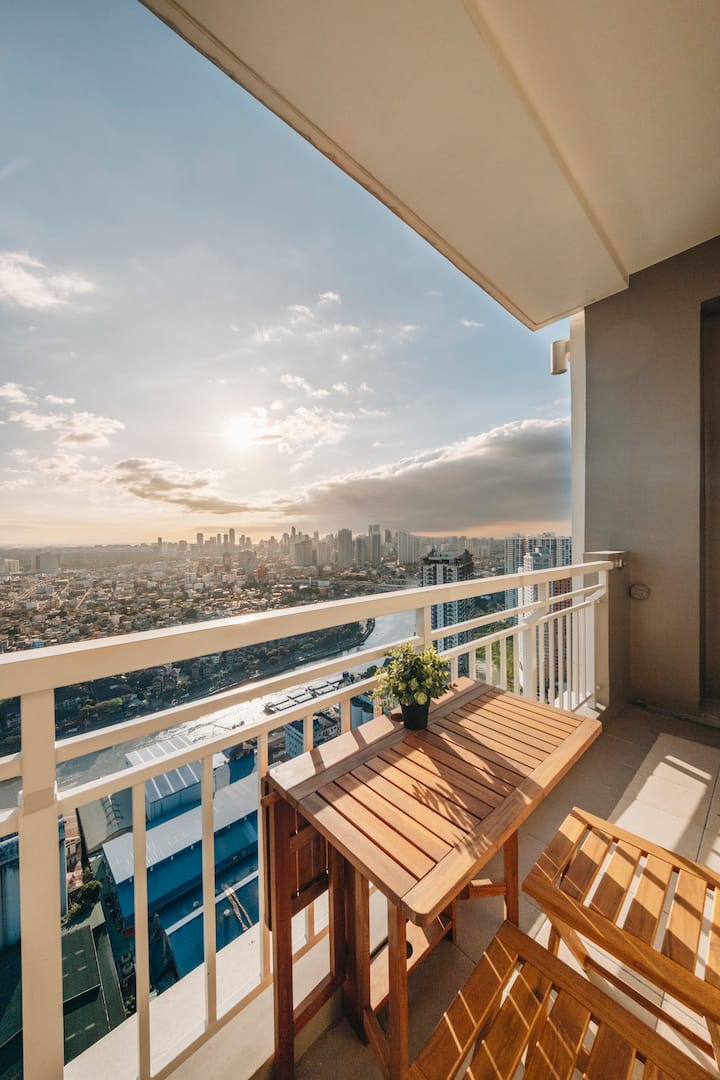 Horizon Penthouse Getaway. Bgc/pasig. Lounge 2. - Pasig