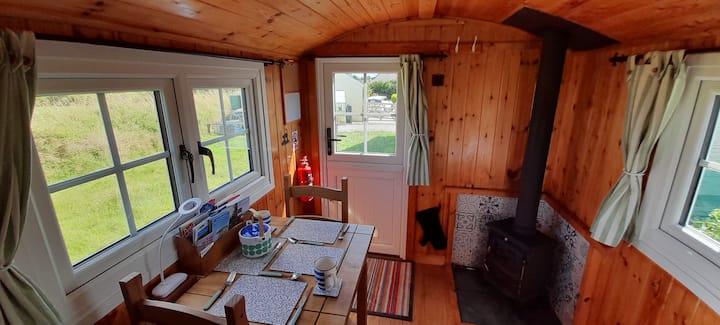 Cosy Coastal Shepherd's Hut Near Veryan, Cornwall