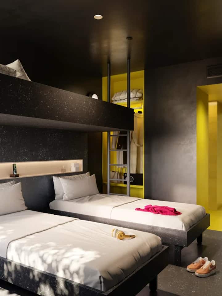Private Triple Ensuite Room - Barcelona