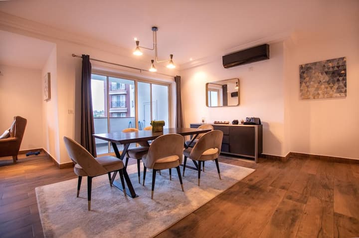 3 Bed Luxury Villagio Apartment - Akra