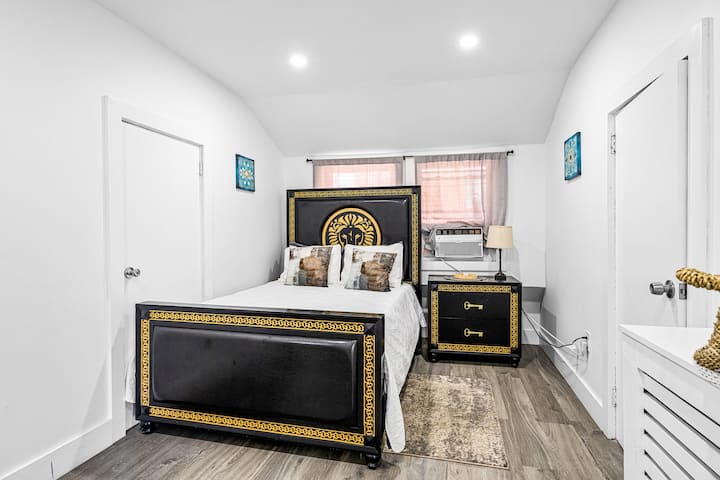 D-2 Free Parking Sunny View-2nd Flr - Parkwood - Philadelphia