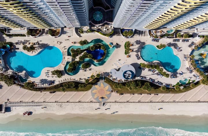 2 Bd Lockoff Condo At Ocean Walk - Daytona Beach, FL