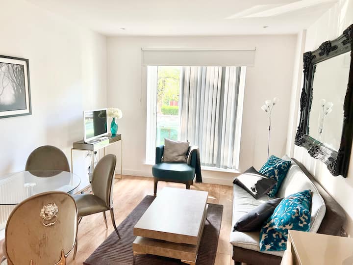 Comfortable One Bedroom Flat And Free Parking - Enfield, UK