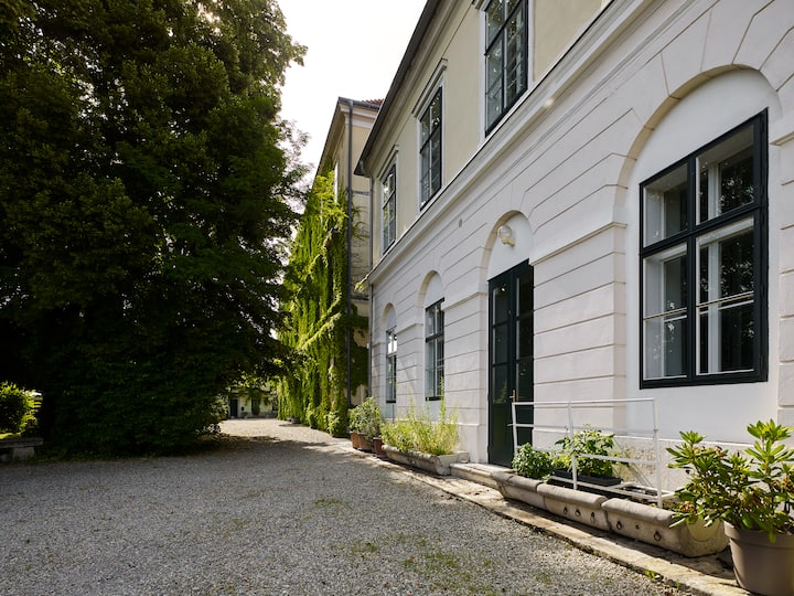 The Beautiful Blue At Schloss Hollenburg - Krems an der Donau