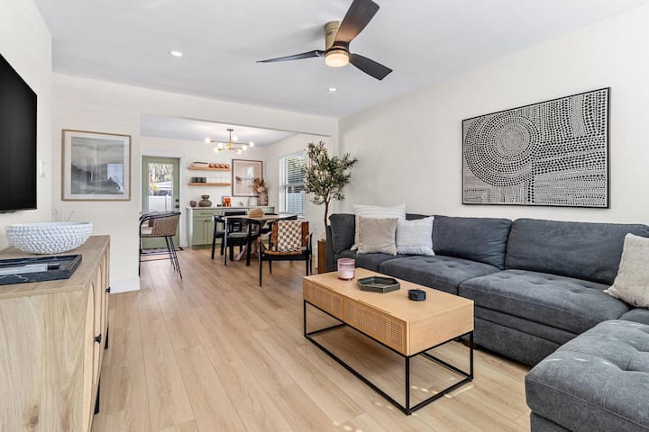 Beach House/private Heated Pool! Newly Remodeled! - Madeira Beach, FL