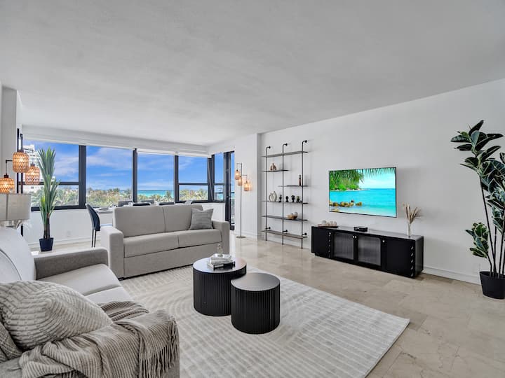 Oceanfront Beach Retreat Beach Service 502 - Miami Beach, FL