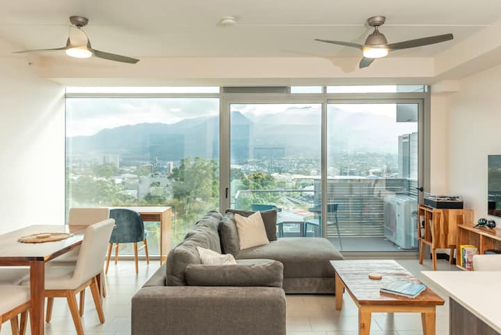 Urban Rhapsody: Apt In Qbo - San José