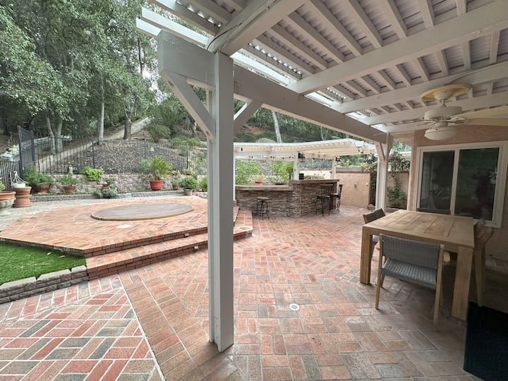 Beautiful, Modern, Quiet Retreat - Santa Clarita, CA
